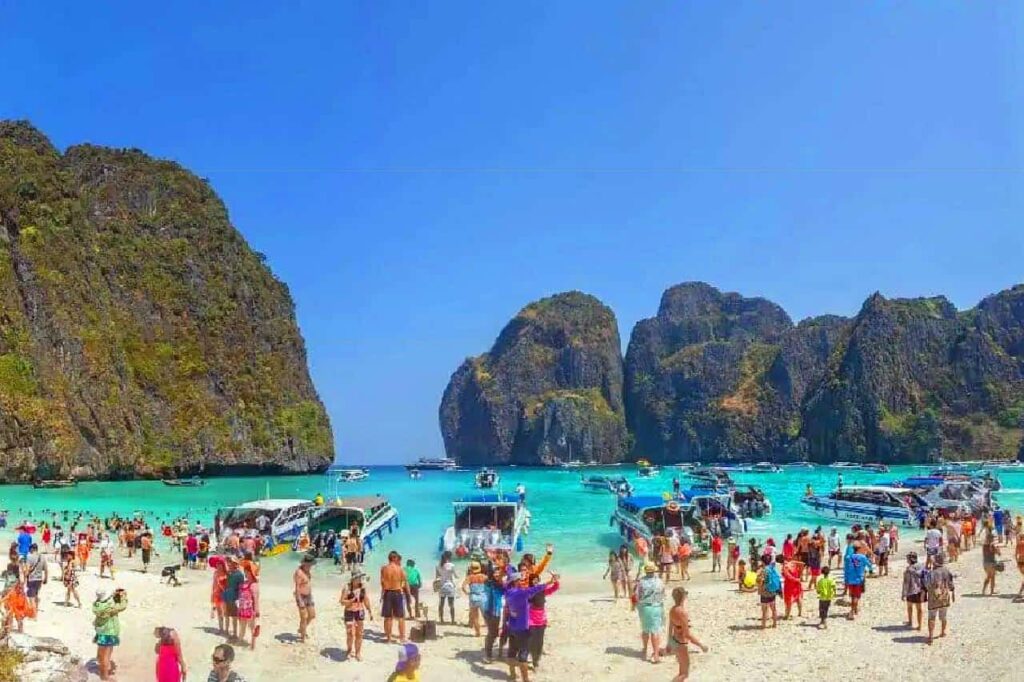 Maya Bay in Thailand wurde vom Lonely Planet zur 3. besten Strand der ...