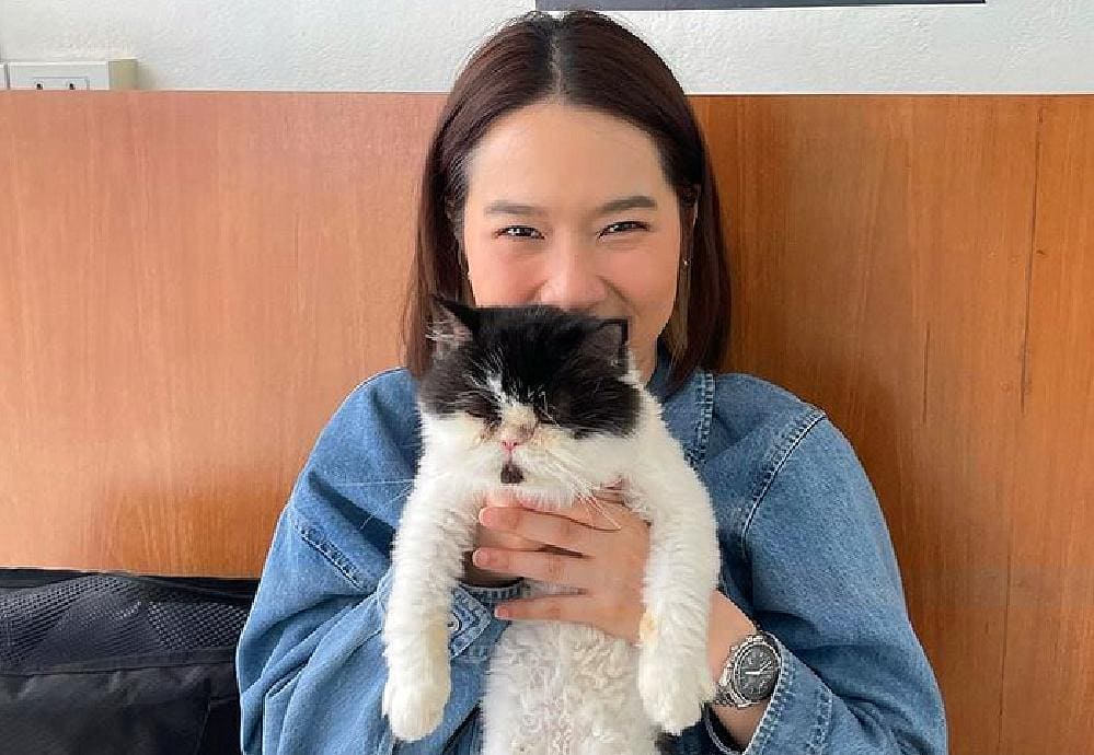 Why did a simple red line tattoo go viral on TikTok in Thailand?