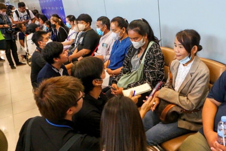 21 Thais have died in Israel; the first evacuees land in Bangkok